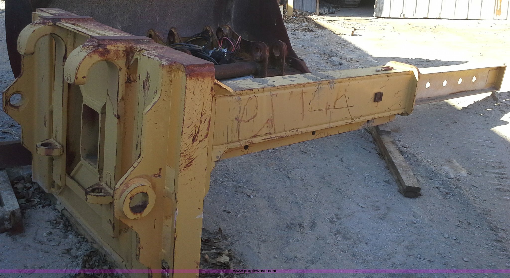 Assorted Caterpillar 973 loader parts in Kansas City, KS | Item I9462 ...