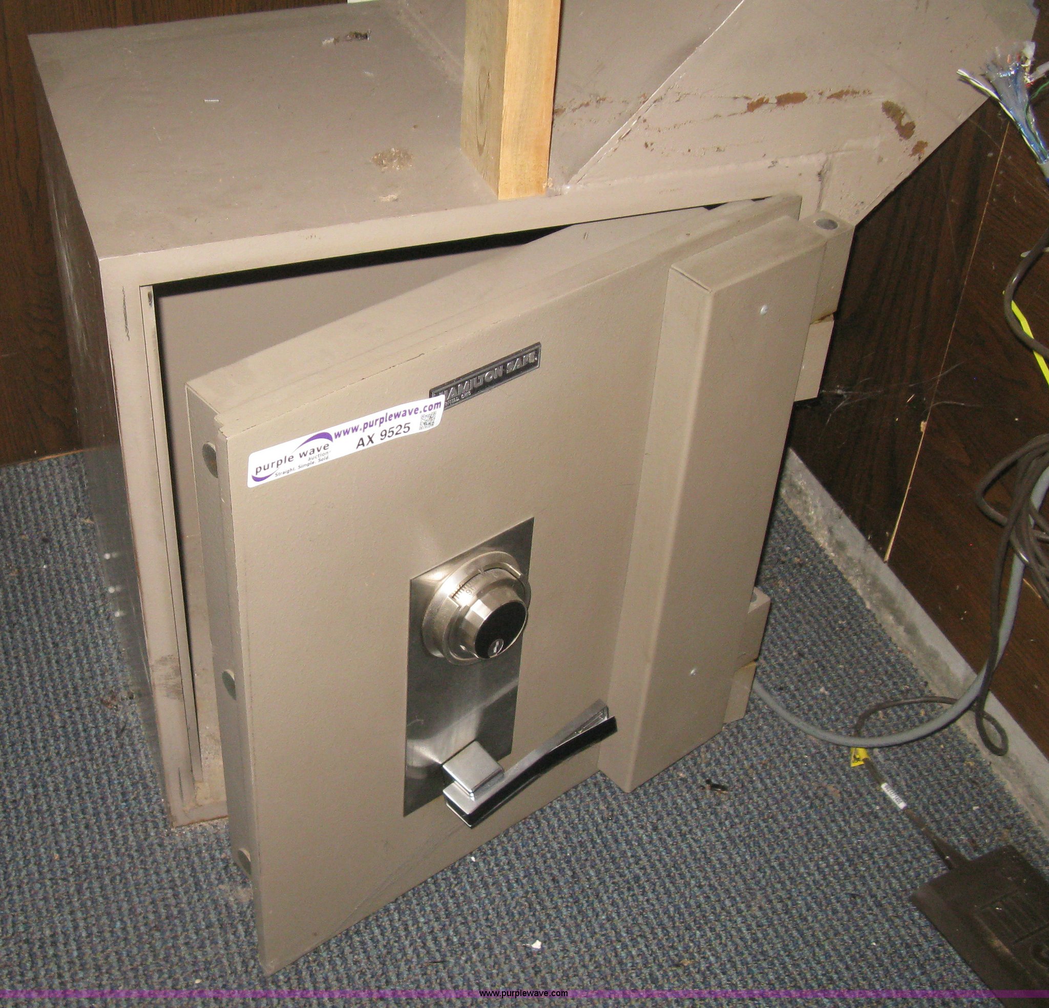 Hamilton drive through drop box safe in Lyons, KS | Item AX9525 sold ...