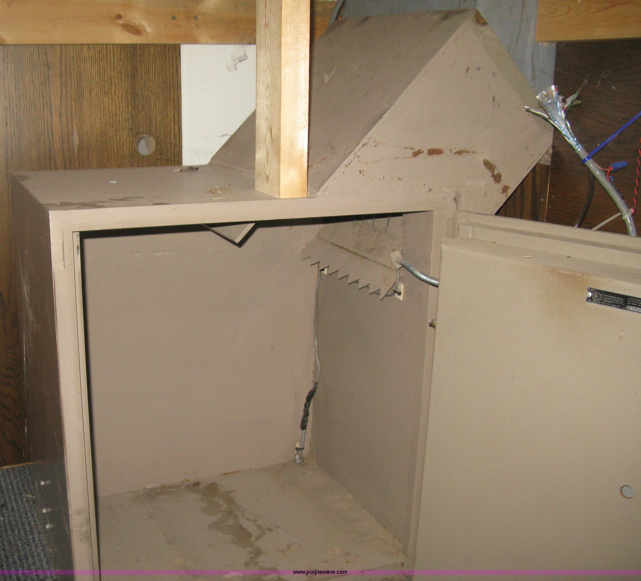 Hamilton drive through drop box safe in Lyons, KS | Item AX9525 sold ...