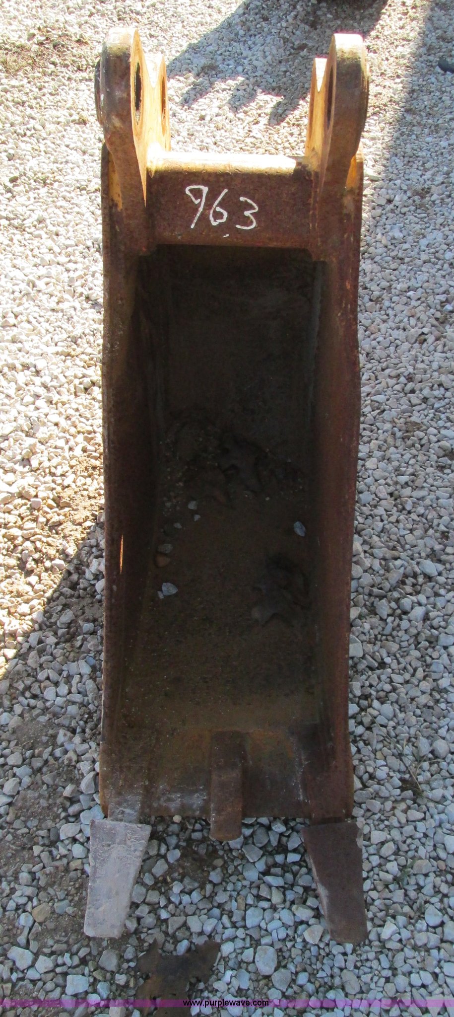 13" three tooth bucket in Rolla, MO | Item AC9960 sold | Purple Wave