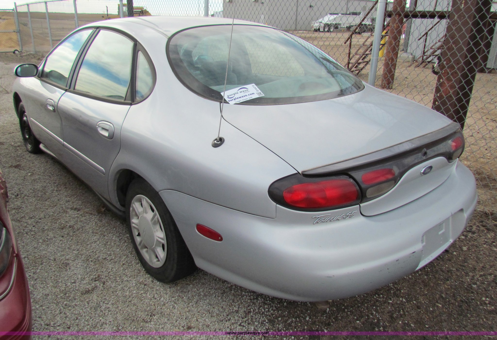 1998 Ford Taurus LX in Greensburg, KS | Item G4472 sold | Purple Wave