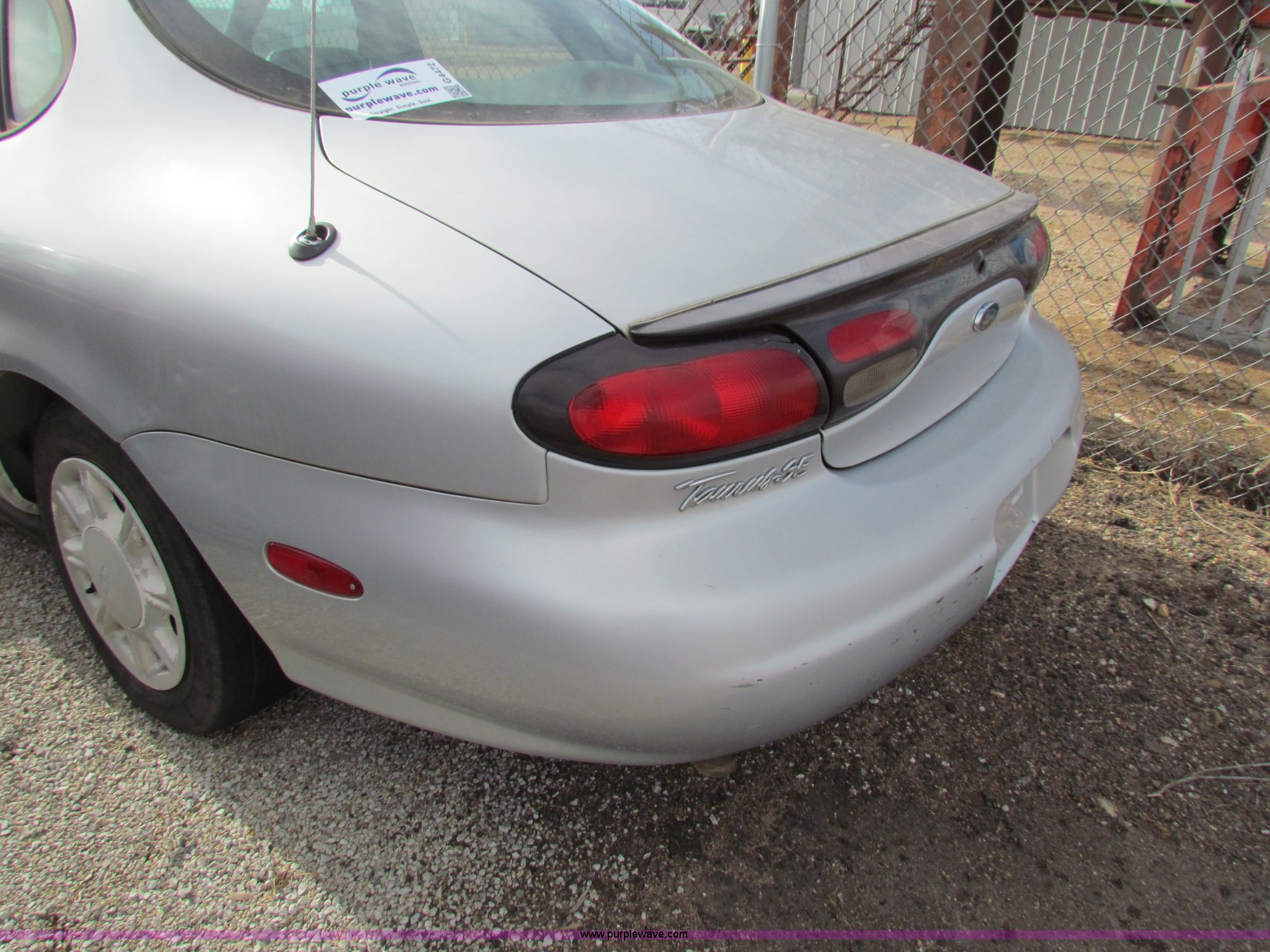 1998 Ford Taurus LX in Greensburg, KS | Item G4472 sold | Purple Wave