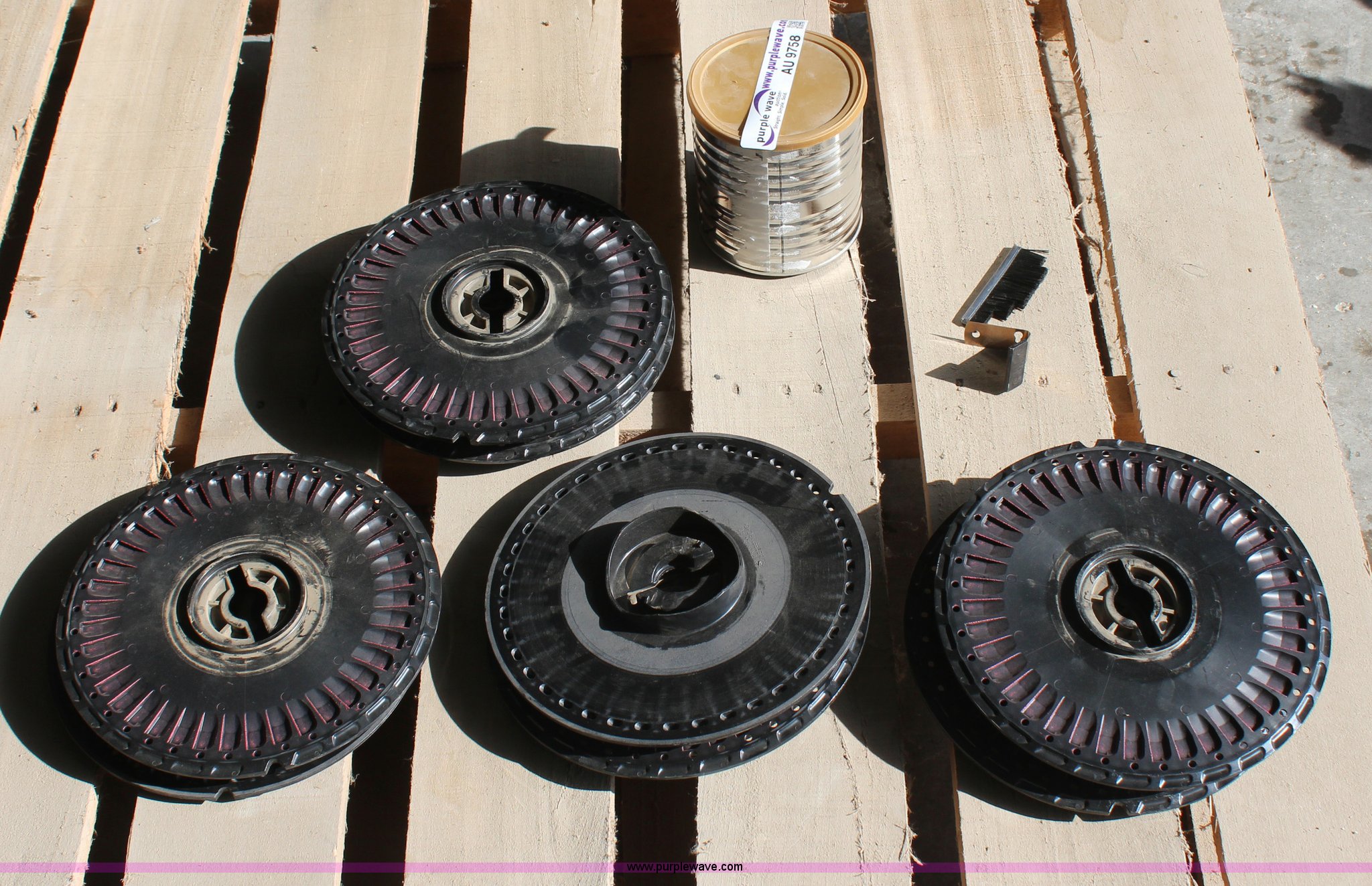 (8) John Deere ProMax 40 seed disk units in Troy, KS | Item AU9758 sold ...