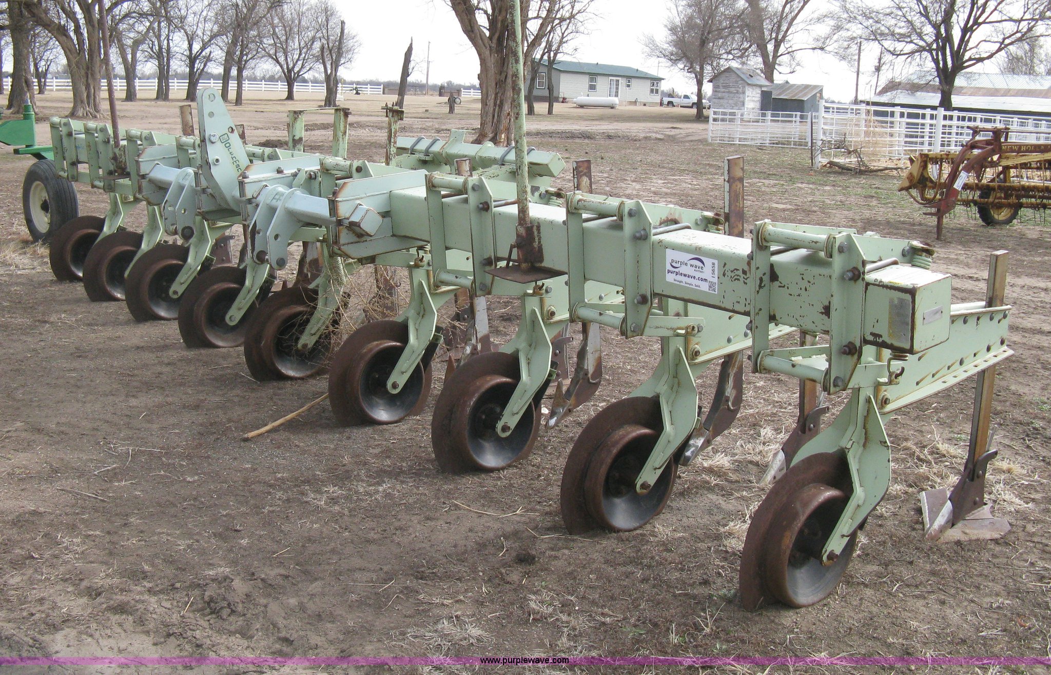 Orthman 600-930 cultivator in Kinsley, KS | Item I5658 sold | Purple Wave