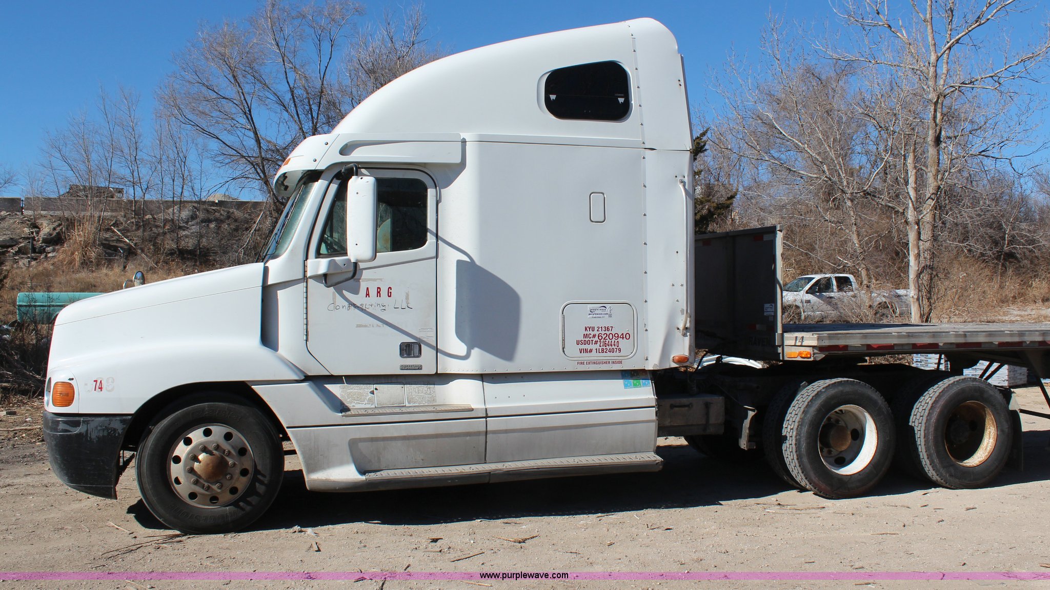 2001 Freightliner C120 semi truck in Lenexa, KS | Item H7797 sold ...