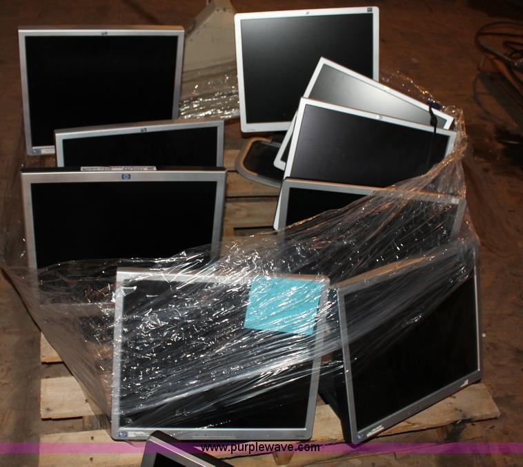 (10) 19" HP flat screen monitors in Hutchinson, KS | Item AM9992 sold ...