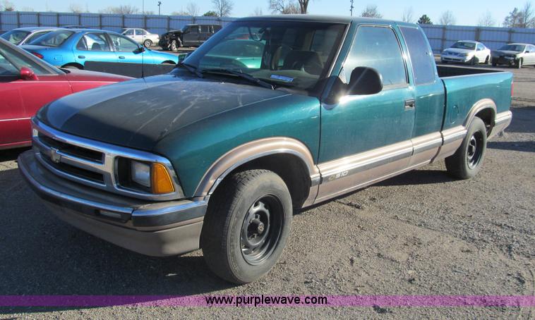 1997 Chevrolet S10 LS Ext. Cab pickup truck in Wichita, KS | Item ...
