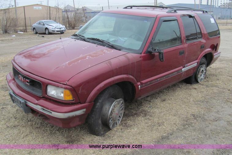 1997 GMC Jimmy SL SUV in Wichita, KS | Item I7247 sold | Purple Wave