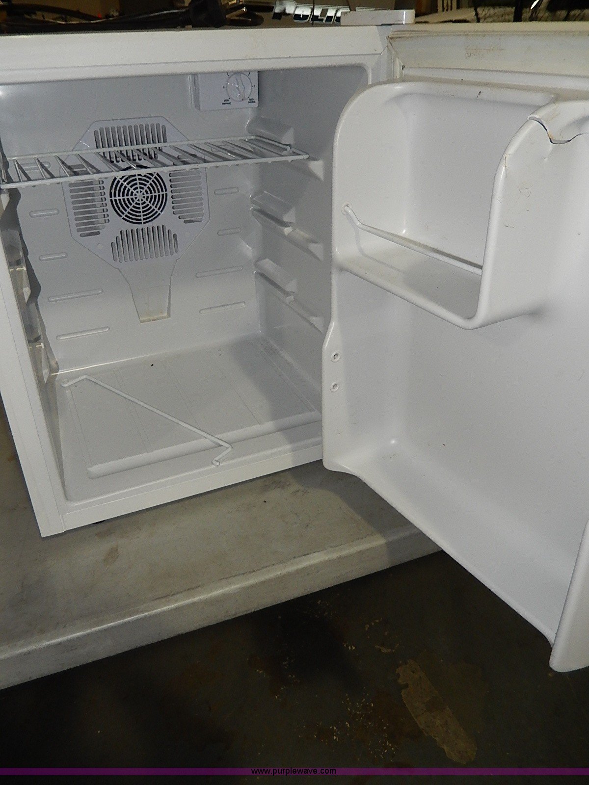 Chefmate mini refrigerator in Junction City, KS | Item AX9205 sold ...