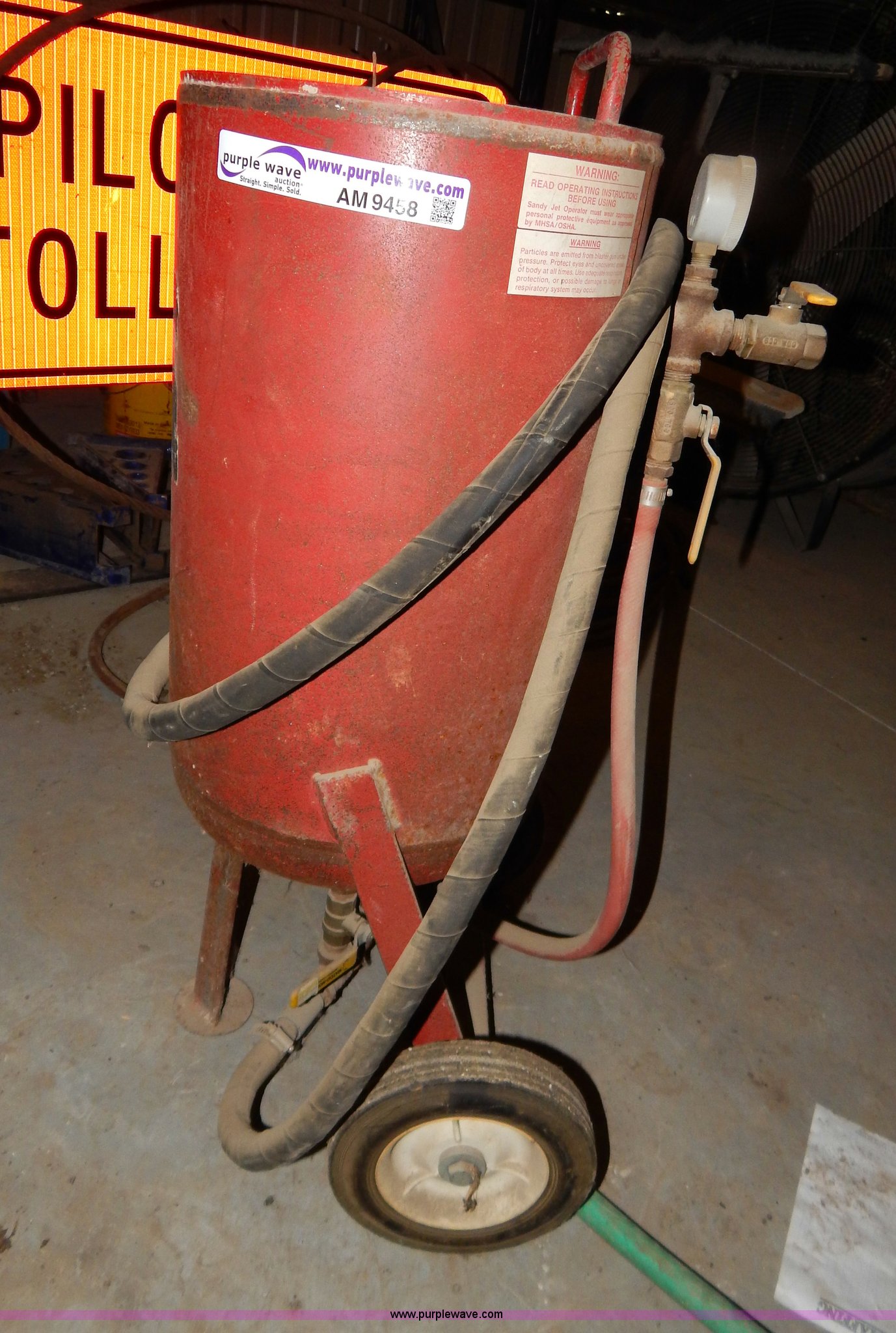 Sandy Jet sandblaster in Lawrence, KS | Item AM9458 sold | Purple Wave