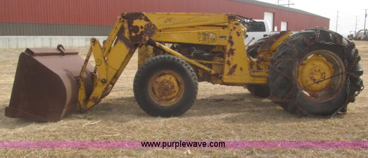 1966 Massey-Ferguson Work Bull MF204 industrial tractor with loader in ...