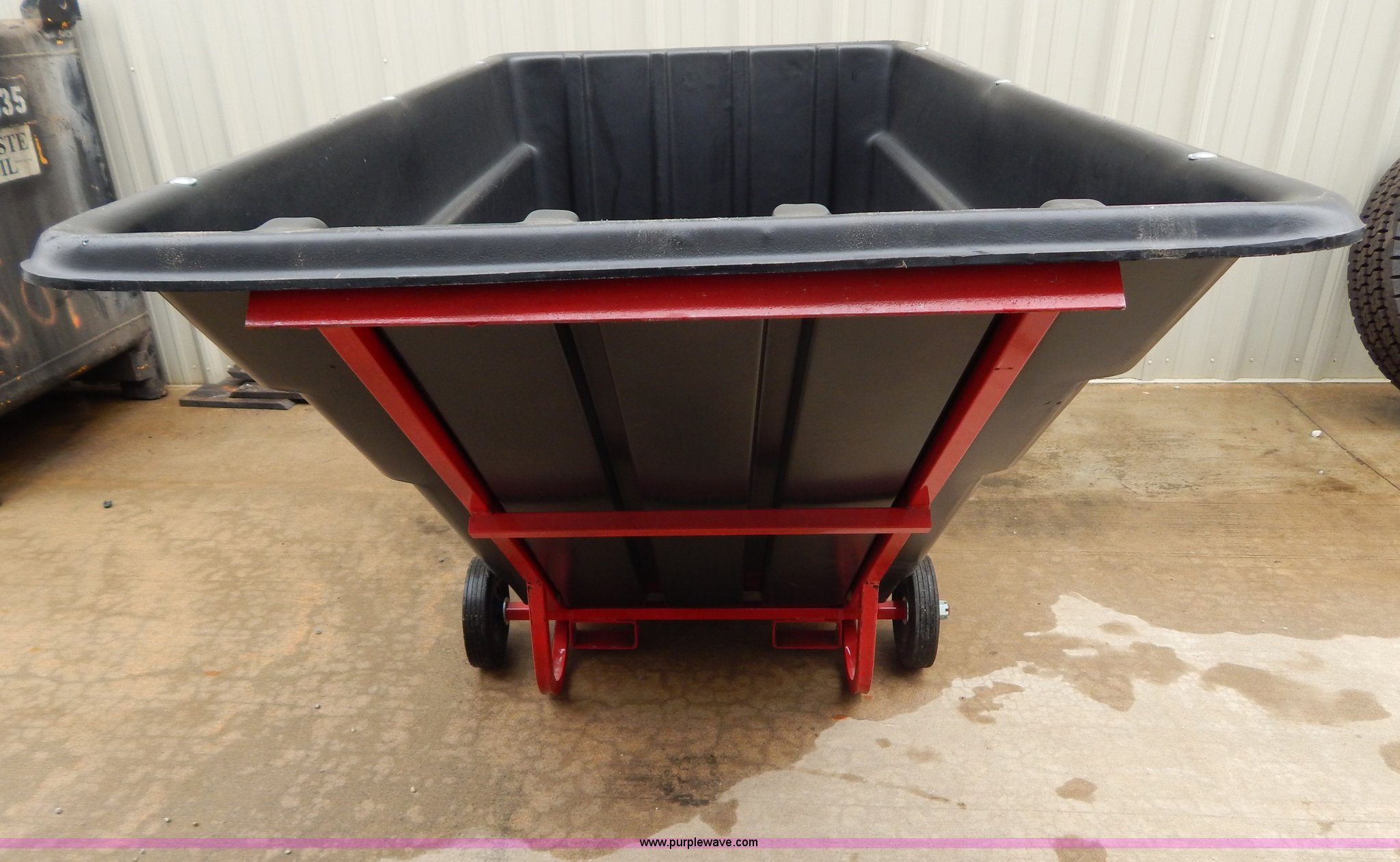 Rubbermaid portable trash dumpster in Oak Grove, MO | Item Z9407 sold ...