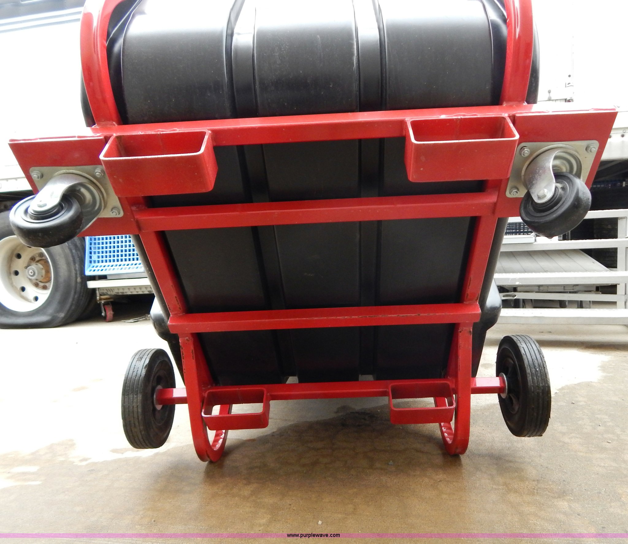 Rubbermaid portable trash dumpster in Oak Grove, MO | Item Z9407 sold ...