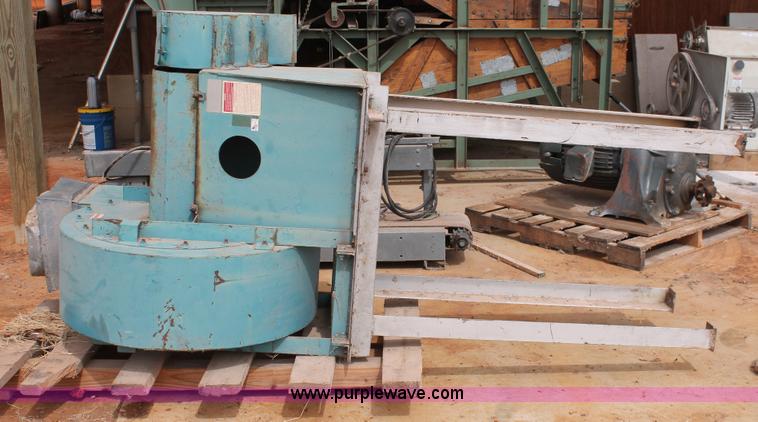 Carter-Day scalperator in Jacksonville, TX | Item AK9669 sold | Purple Wave