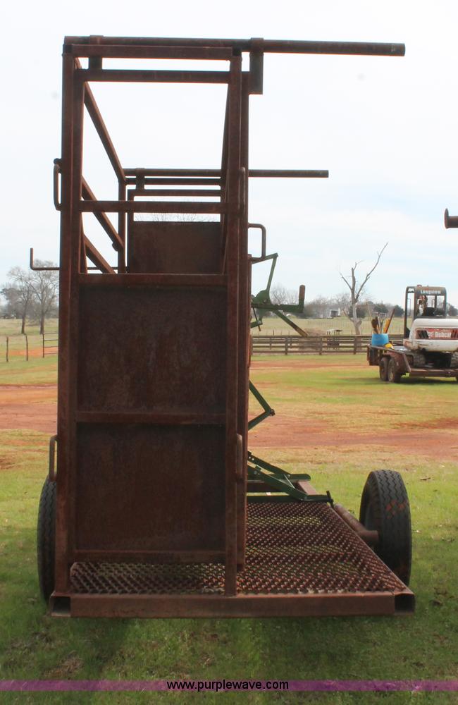 Pouder River portable calf chute and table in Jacksonville, TX | Item ...