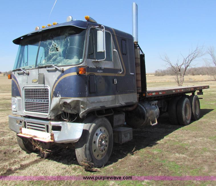 1976 Chevrolet Titan 90 flatbed truck in Winfield, KS | Item AN9928 ...