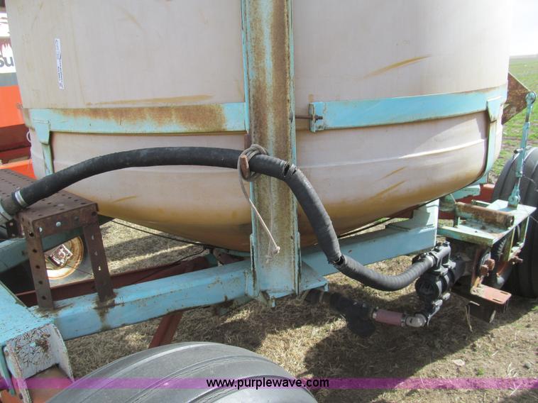 1,600 gallon liquid fertilizer tote trailer in Hoisington, KS | Item ...