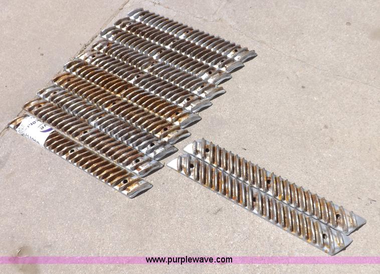 (12) Gleaner rasp bars in Ulysses, KS | Item H1968 sold | Purple Wave