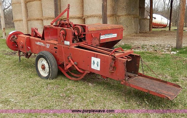 International Harvester McCormick 37 small square baler in Alma, KS ...