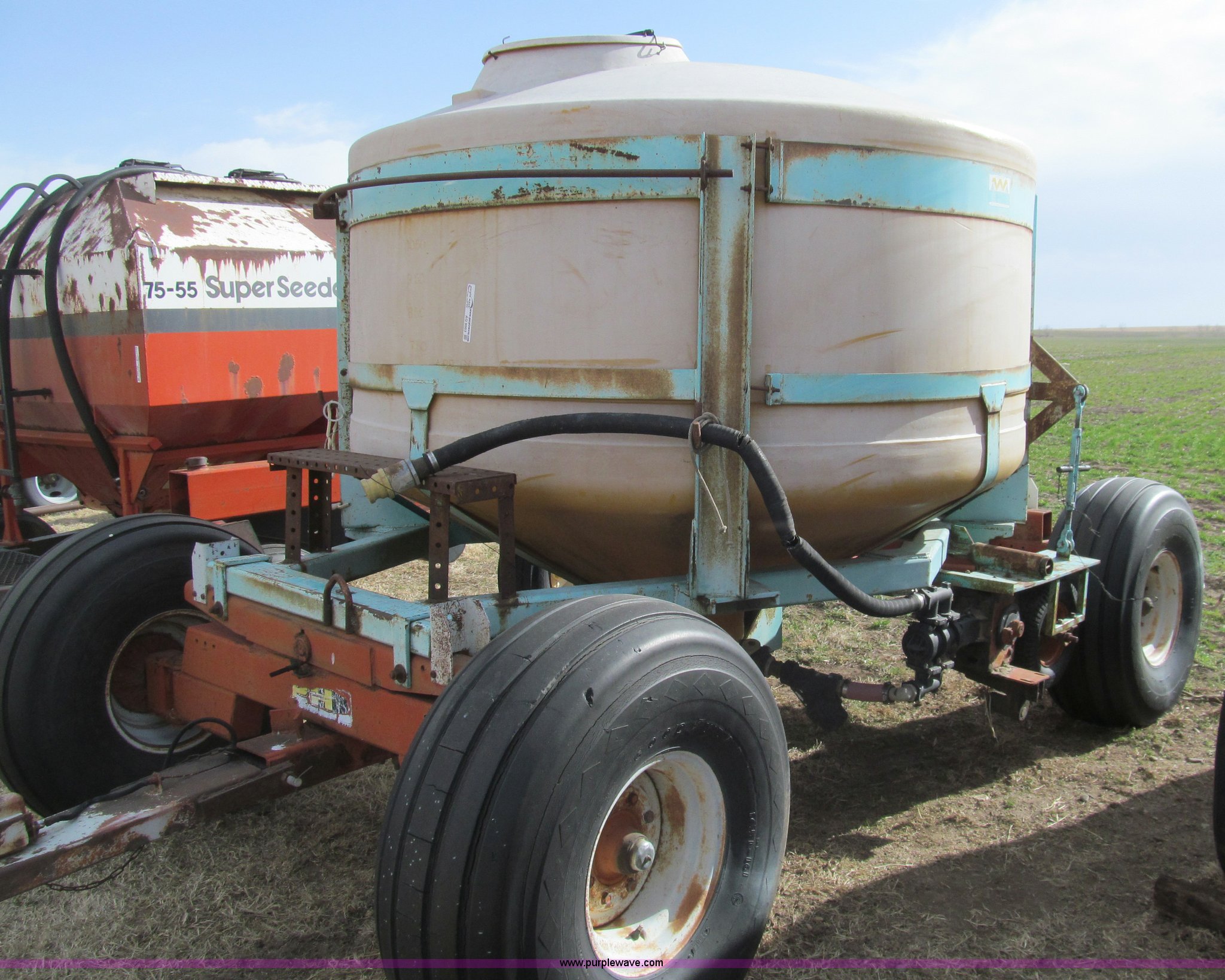 1,600 gallon liquid fertilizer tote trailer in Hoisington, KS | Item ...