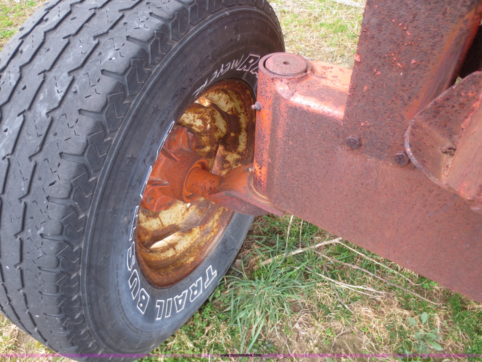 Bradford 10 ton gravity feed wagon in Galena, KS | Item F8225 sold ...