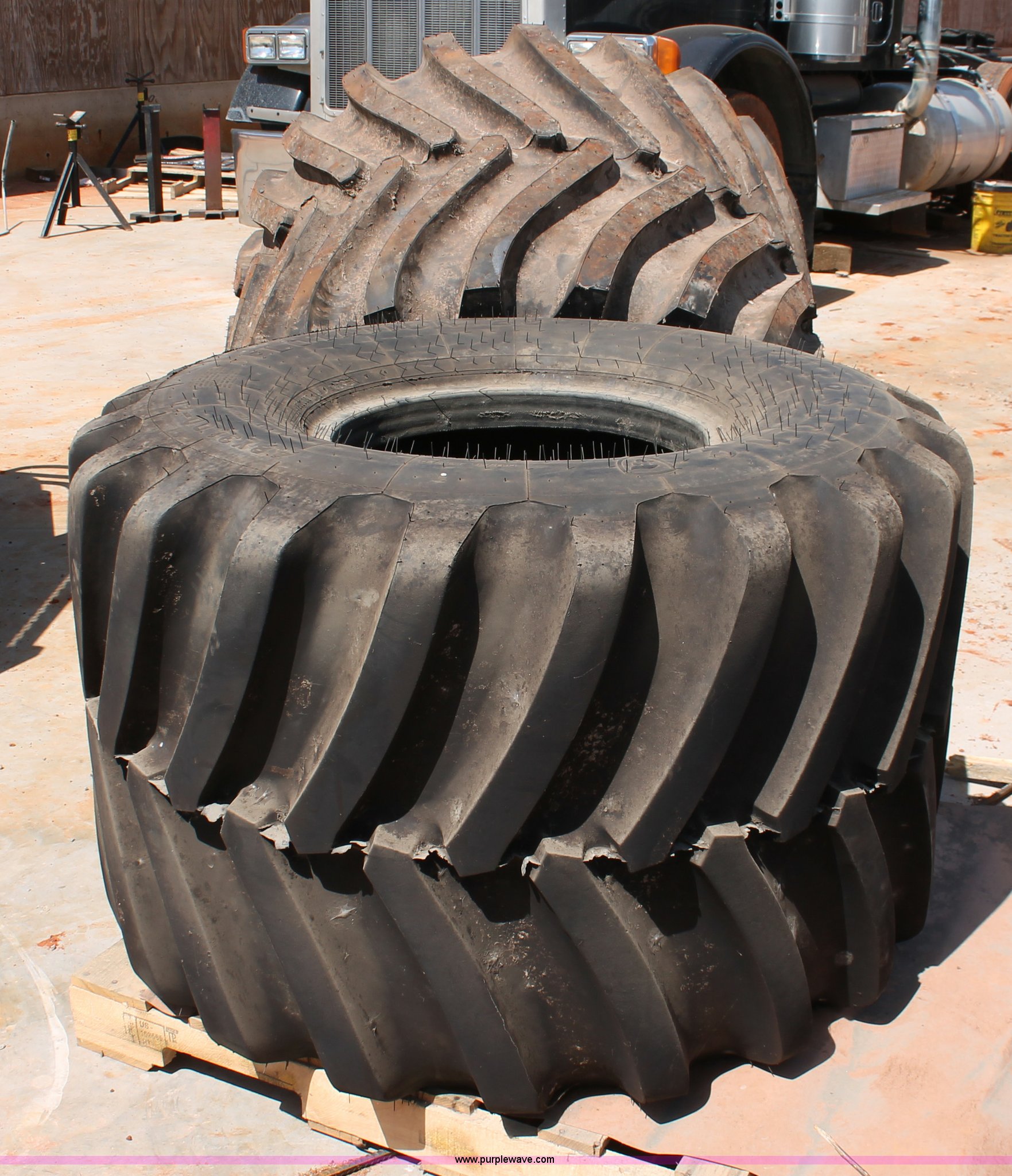 (2) 48x31.00R20 NHS floatation tires in Jacksonville, TX | Item H5733 ...