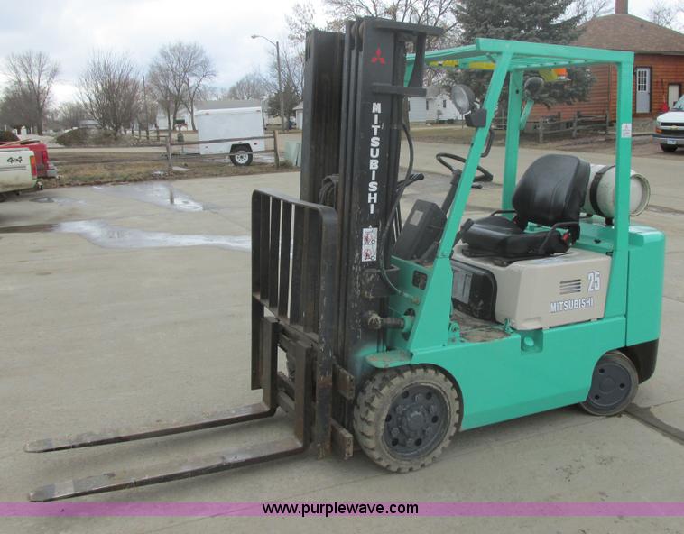 Mitsubishi FGC25 forklift in Watertown, SD | Item E5312 sold | Purple Wave