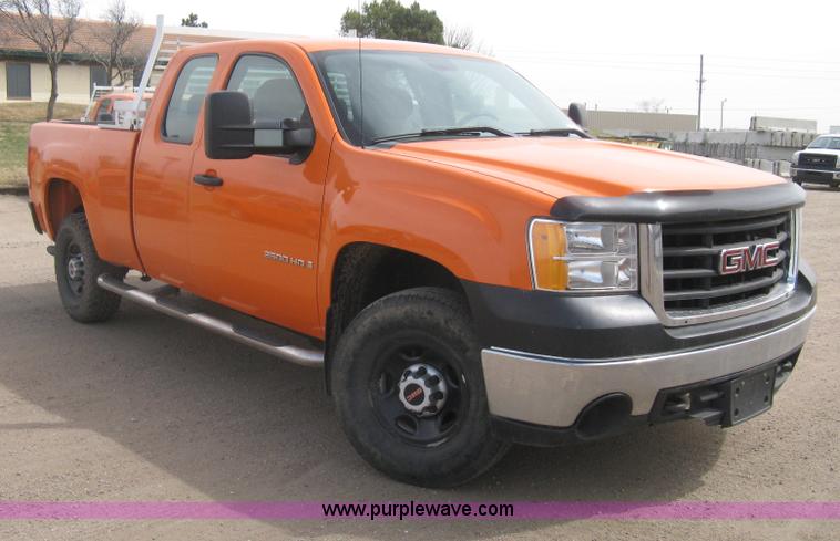 2009 GMC Sierra 2500HD Ext. Cab pickup truck in Wichita, KS | Item ...