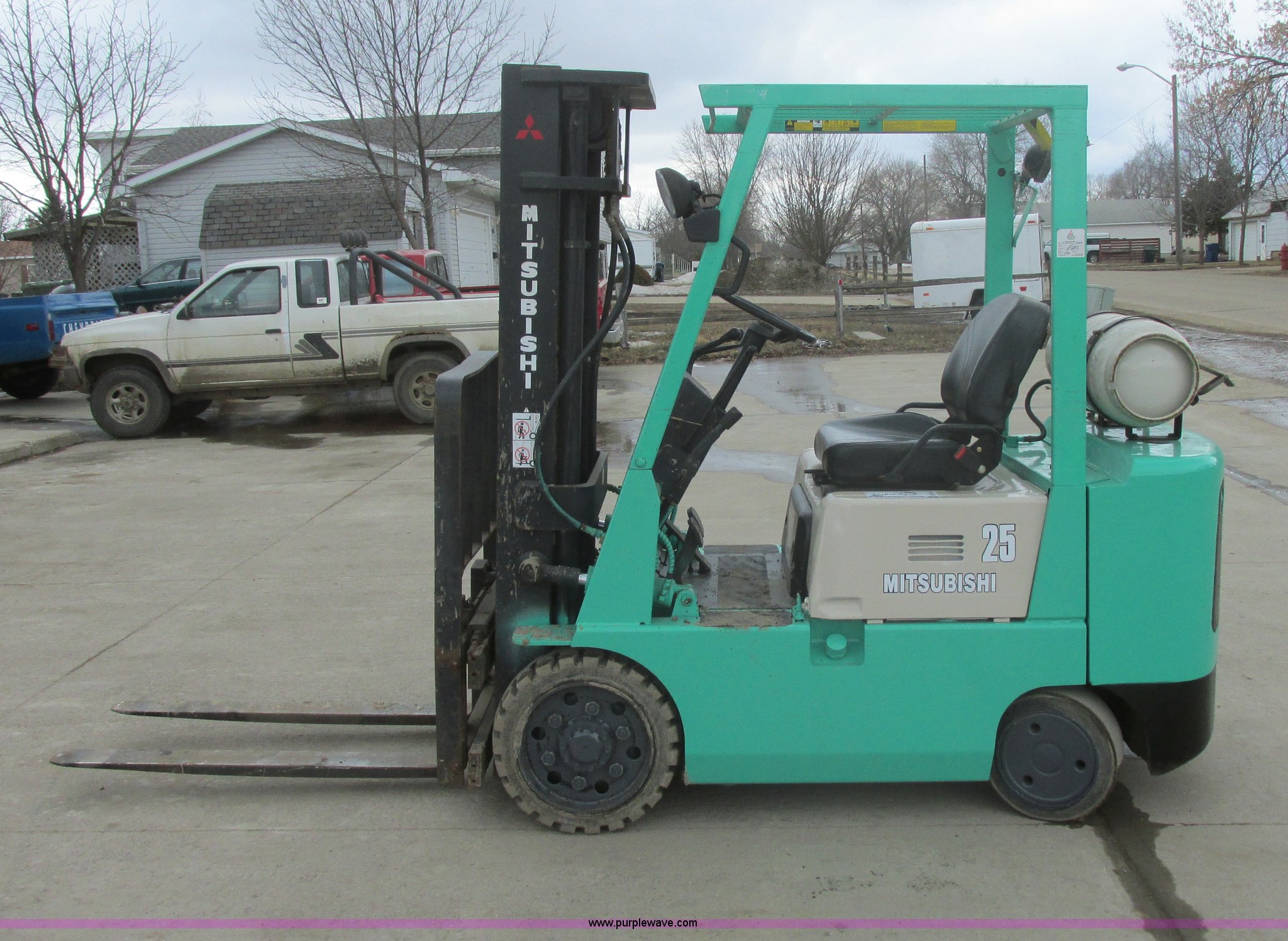 Mitsubishi FGC25 forklift in Watertown, SD | Item E5312 sold | Purple Wave