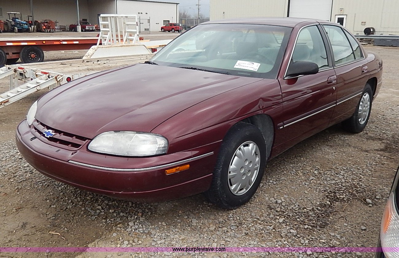 2001 Chevrolet Lumina in Ottawa, KS | Item I9253 sold | Purple Wave