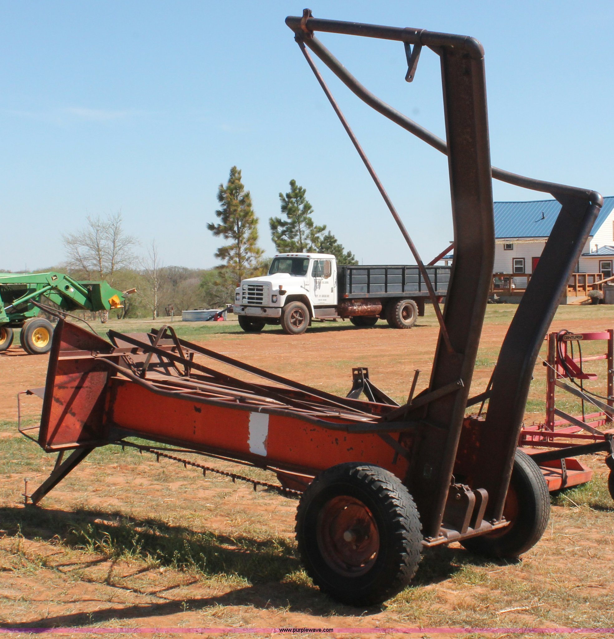 Bush Hog pop-up square bale loader in Cashion, OK | Item H5715 sold ...