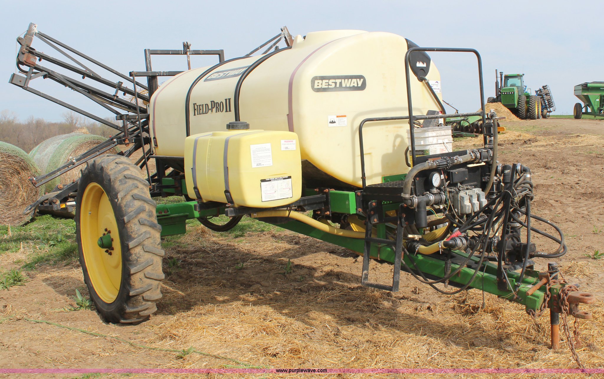 Bestway Field Pro II sprayer in Leavenworth, KS | Item H6037 sold ...