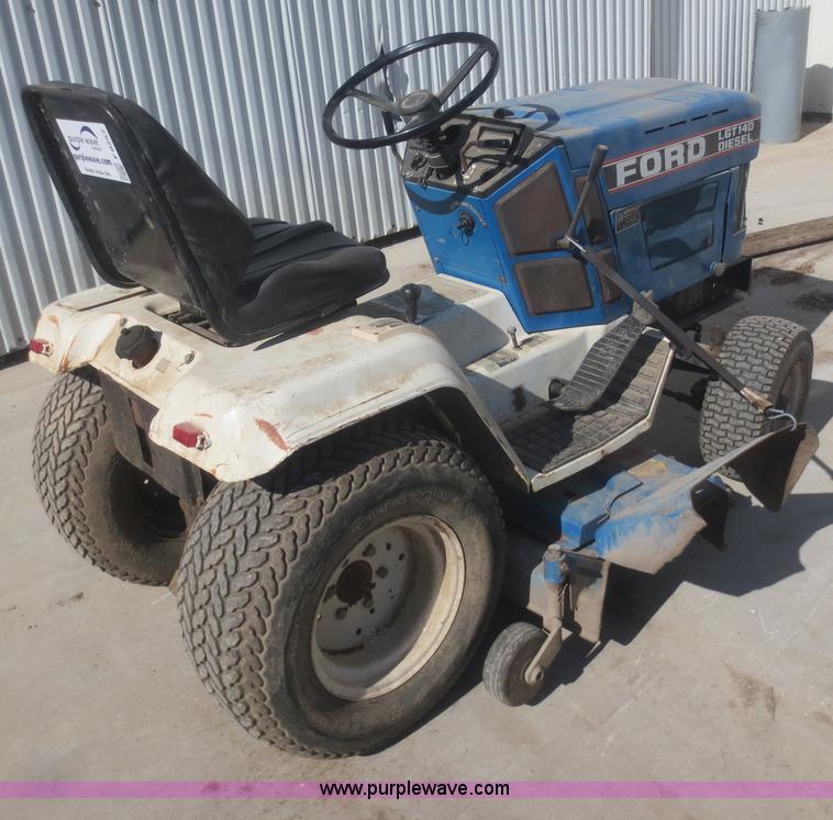 Ford LGT14D lawn mower in Walnut, KS | Item F8257 sold | Purple Wave