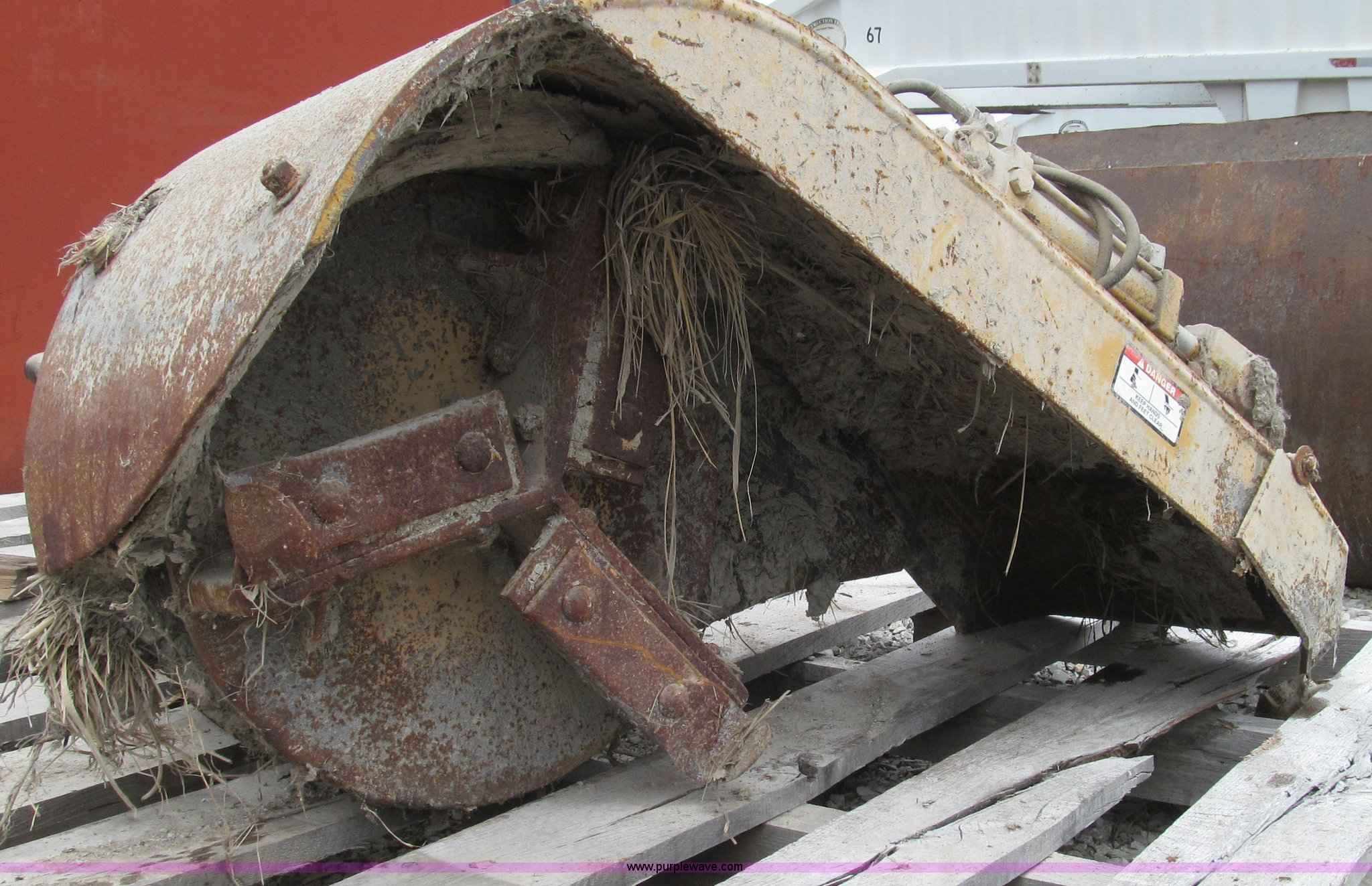 Tiger boom ditcher head in Plattsburg, MO | Item G2358 sold | Purple Wave