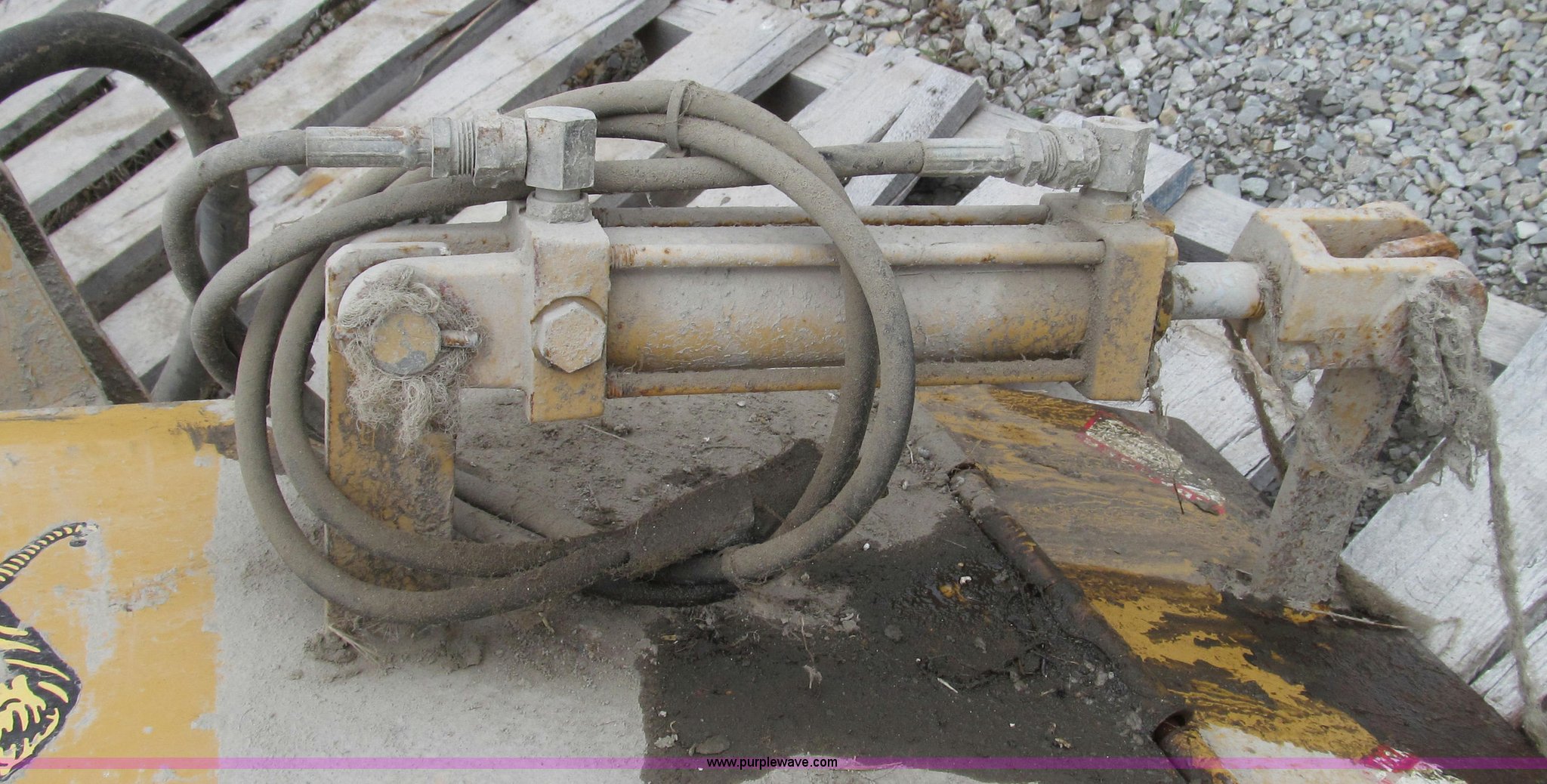 Tiger boom ditcher head in Plattsburg, MO | Item G2358 sold | Purple Wave