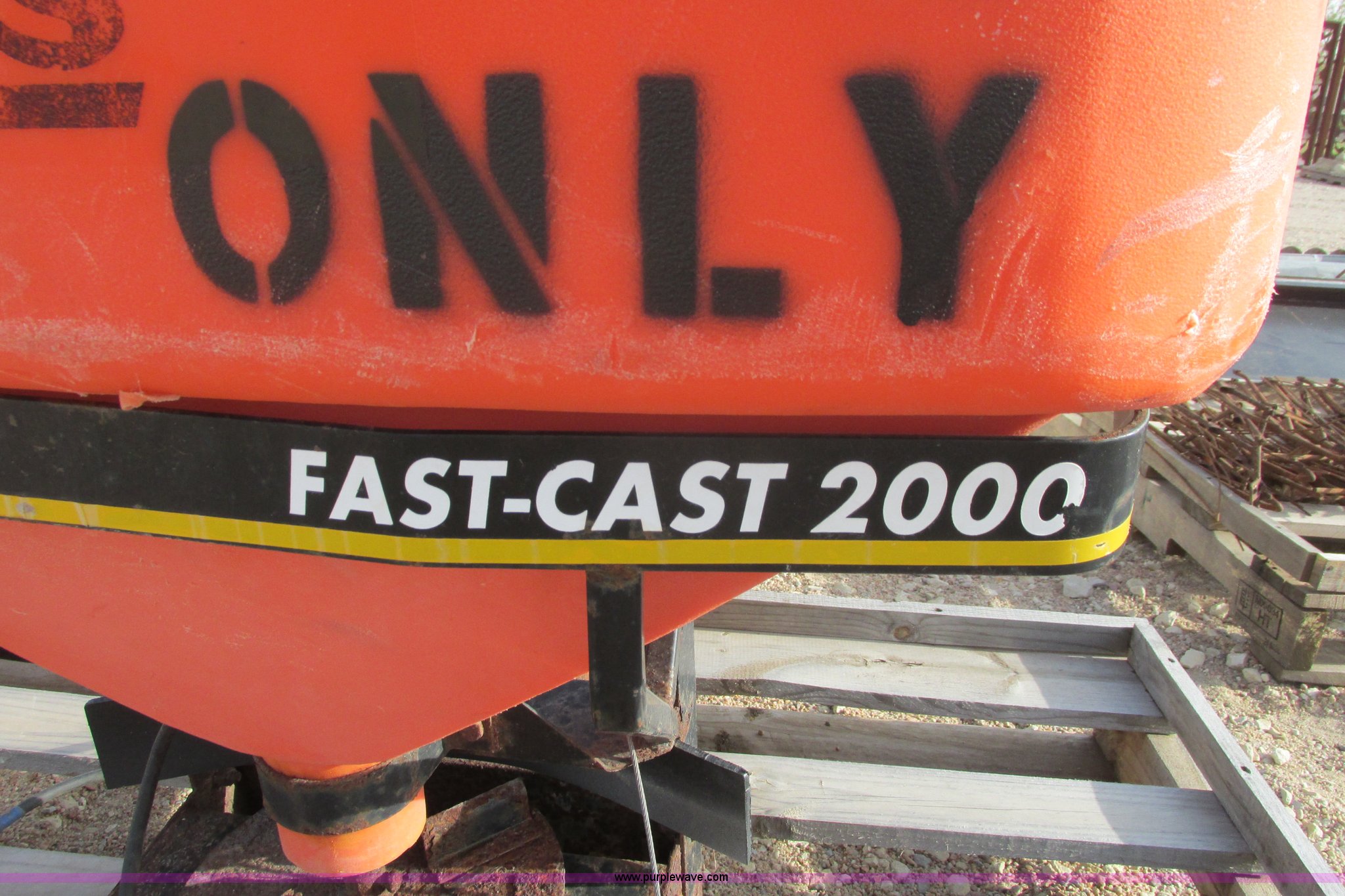 Curtis Fast-Cast 2000 spreader in Halstead, KS | Item I9722 sold ...