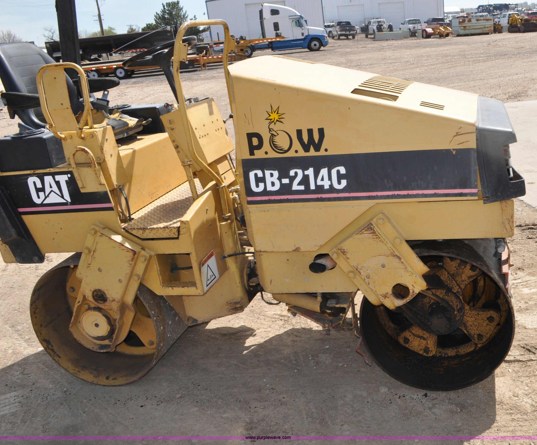 1998 Caterpillar CB-214C articulated vibratory roller in Brighton, CO ...