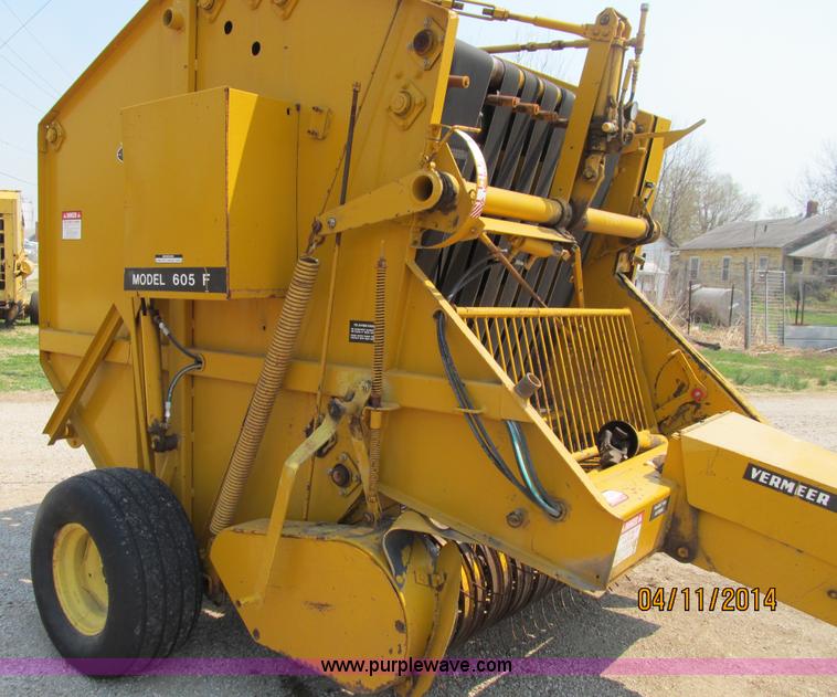 1980 Vermeer 605F round baler in Eureka, KS | Item H2098 sold | Purple Wave