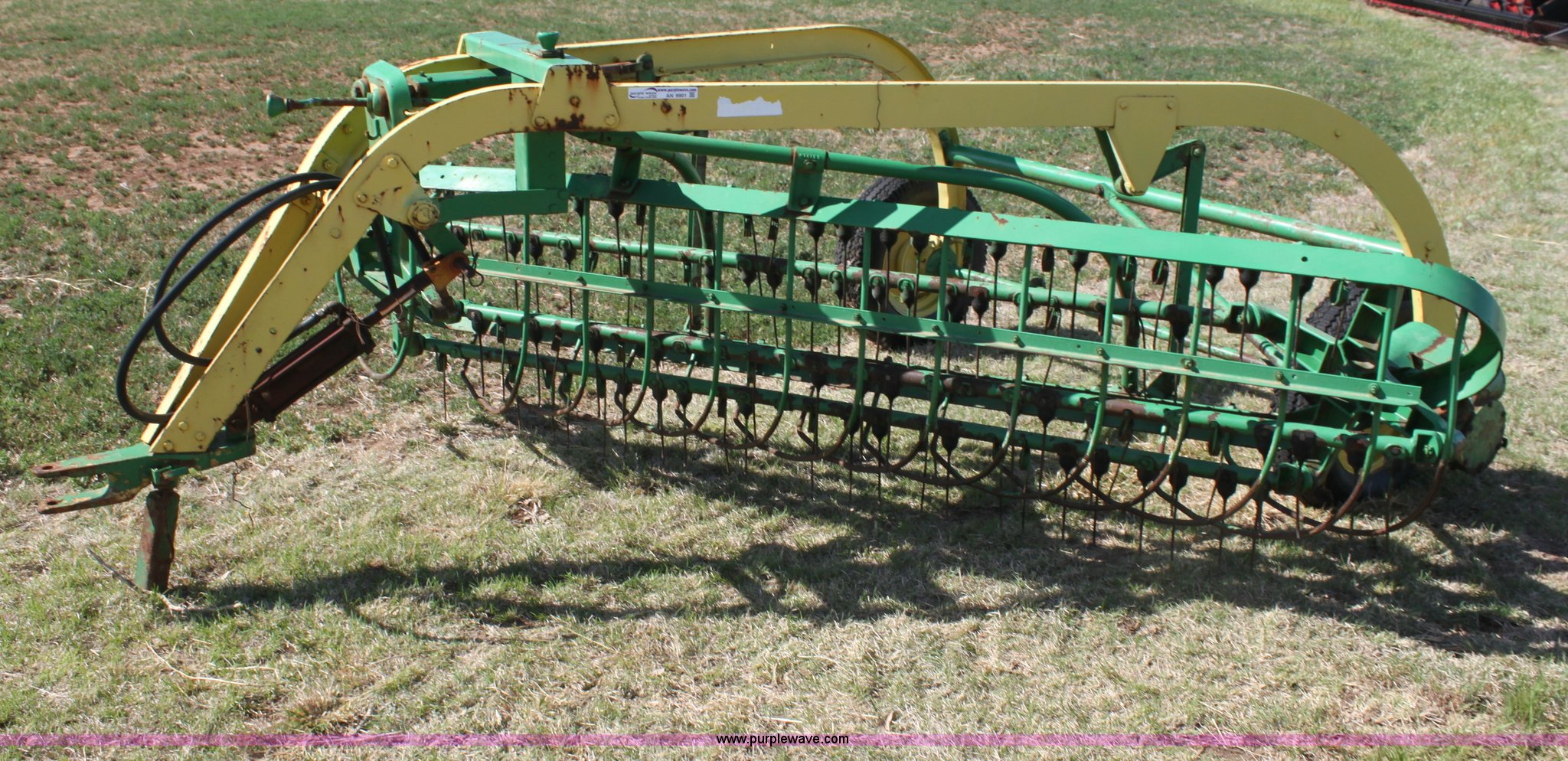 John Deere 858 side delivery rake in Medford, OK | Item AN9901 sold ...