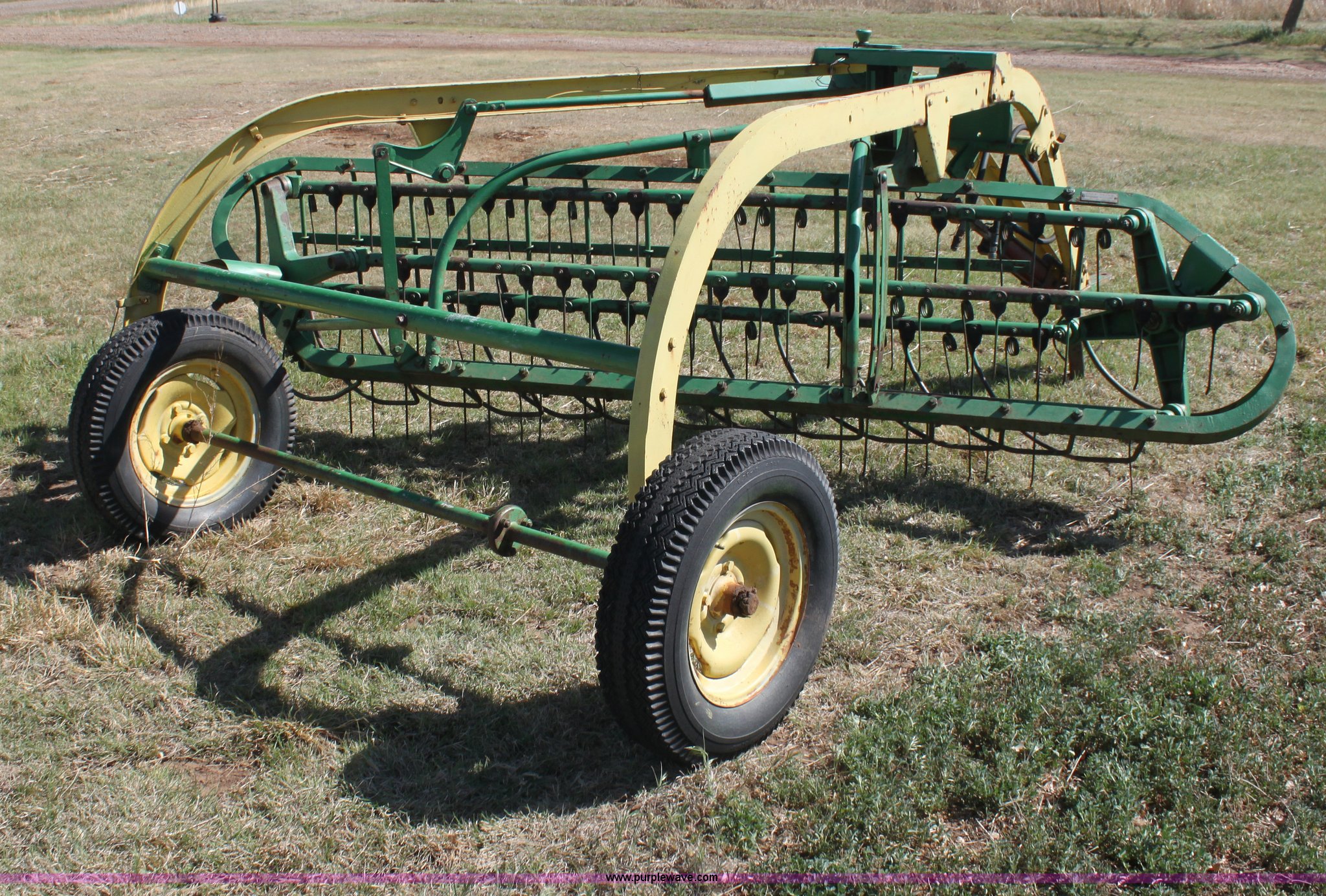 John Deere 858 side delivery rake in Medford, OK | Item AN9901 sold ...