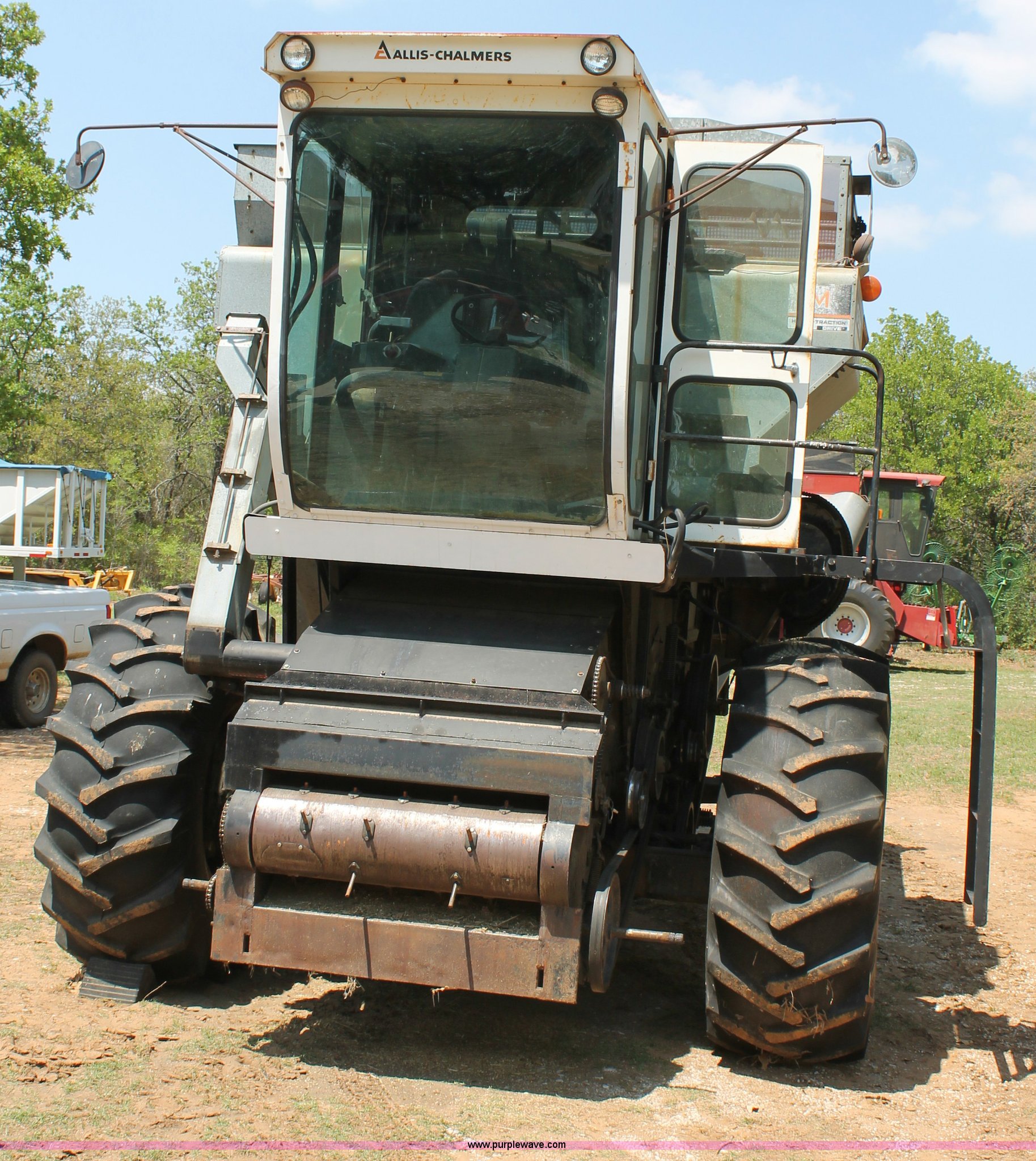 1976 Gleaner M combine in Henrietta, TX | Item C3838 sold | Purple Wave
