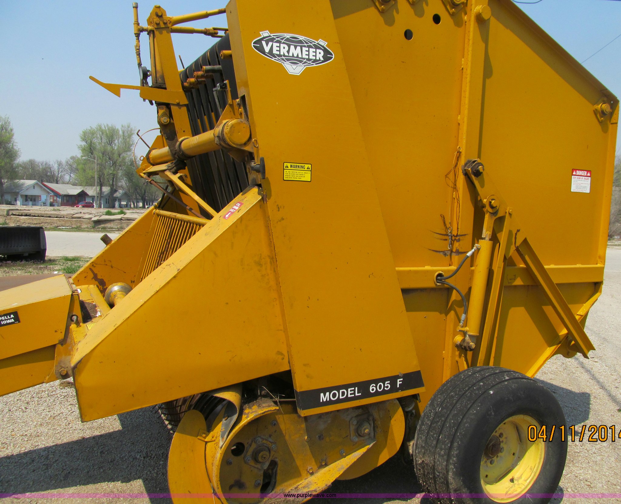 1980 Vermeer 605F round baler in Eureka, KS | Item H2098 sold | Purple Wave