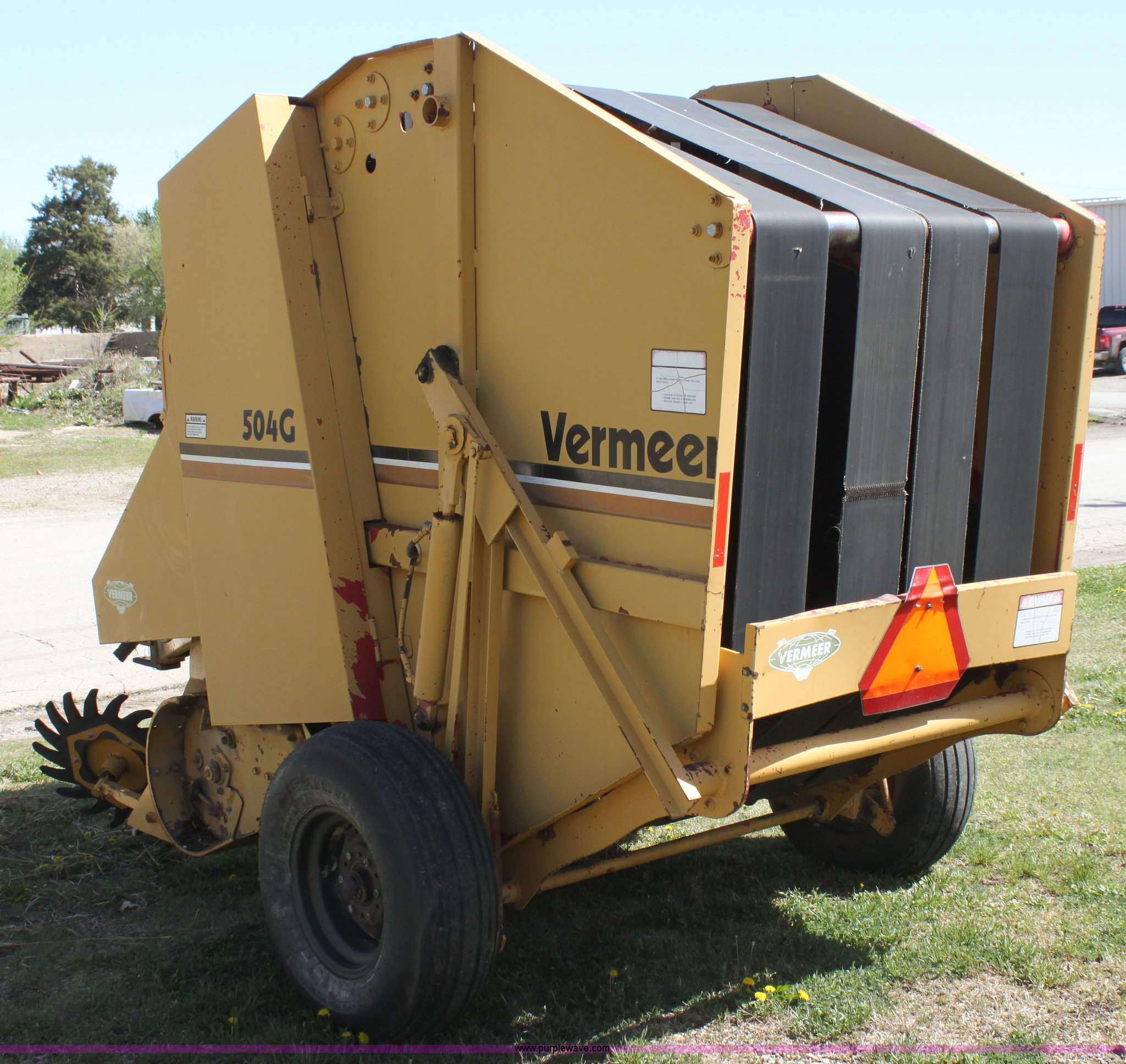 1980 Vermeer 504G round baler in Eureka, KS | Item H2100 sold | Purple Wave