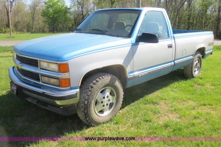 1995 Chevrolet Silverado 1500 pickup truck in Walnut, KS | Item F8255 ...