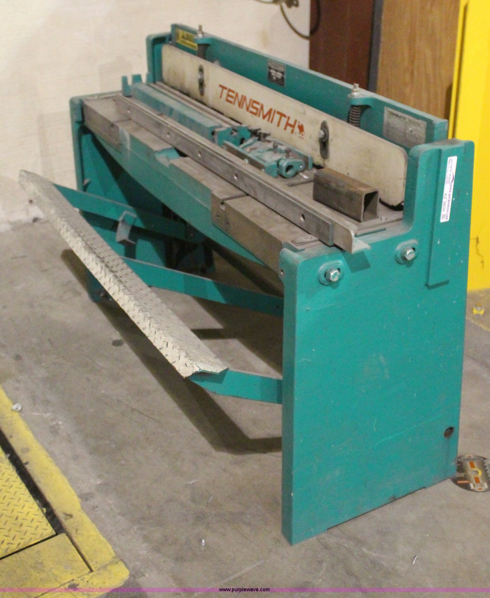 Tennsmith stomp shear in Lenexa, KS | Item AZ9839 sold | Purple Wave