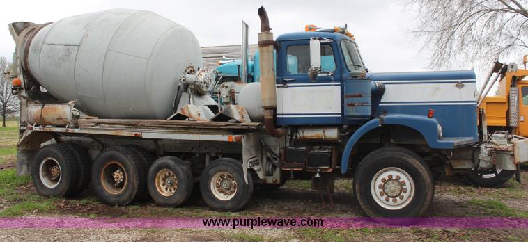 1983 Diamond Reo concrete mixer truck in Dearborn, MO | Item H6008 sold ...