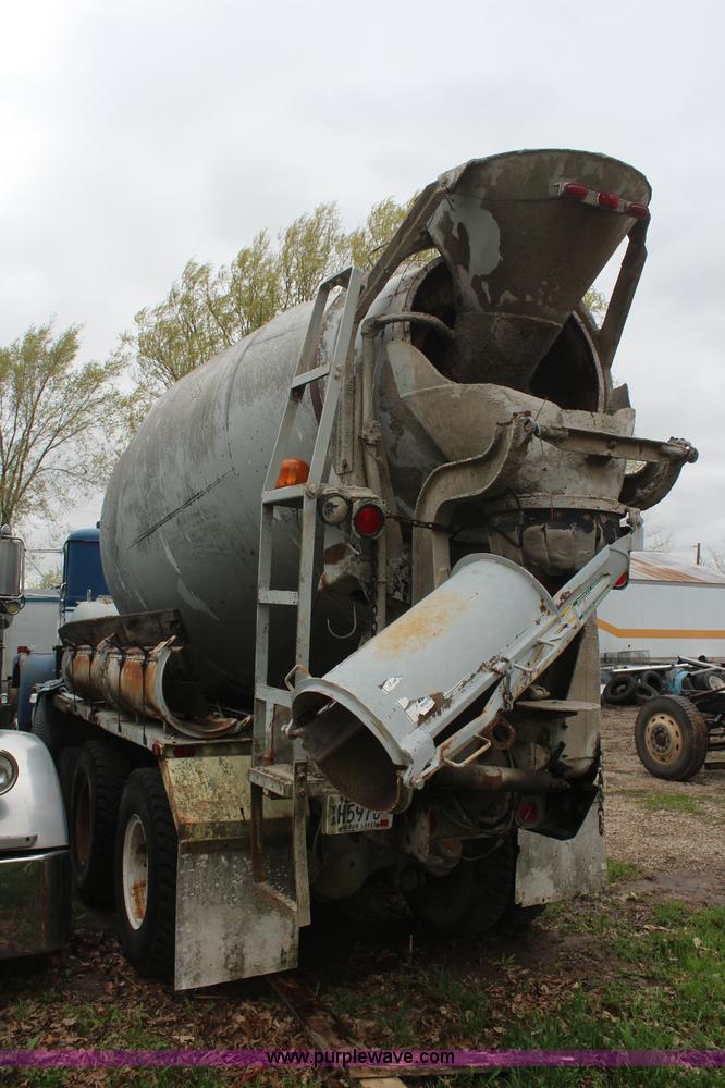 1983 Diamond Reo concrete mixer truck in Dearborn, MO | Item H6008 sold ...