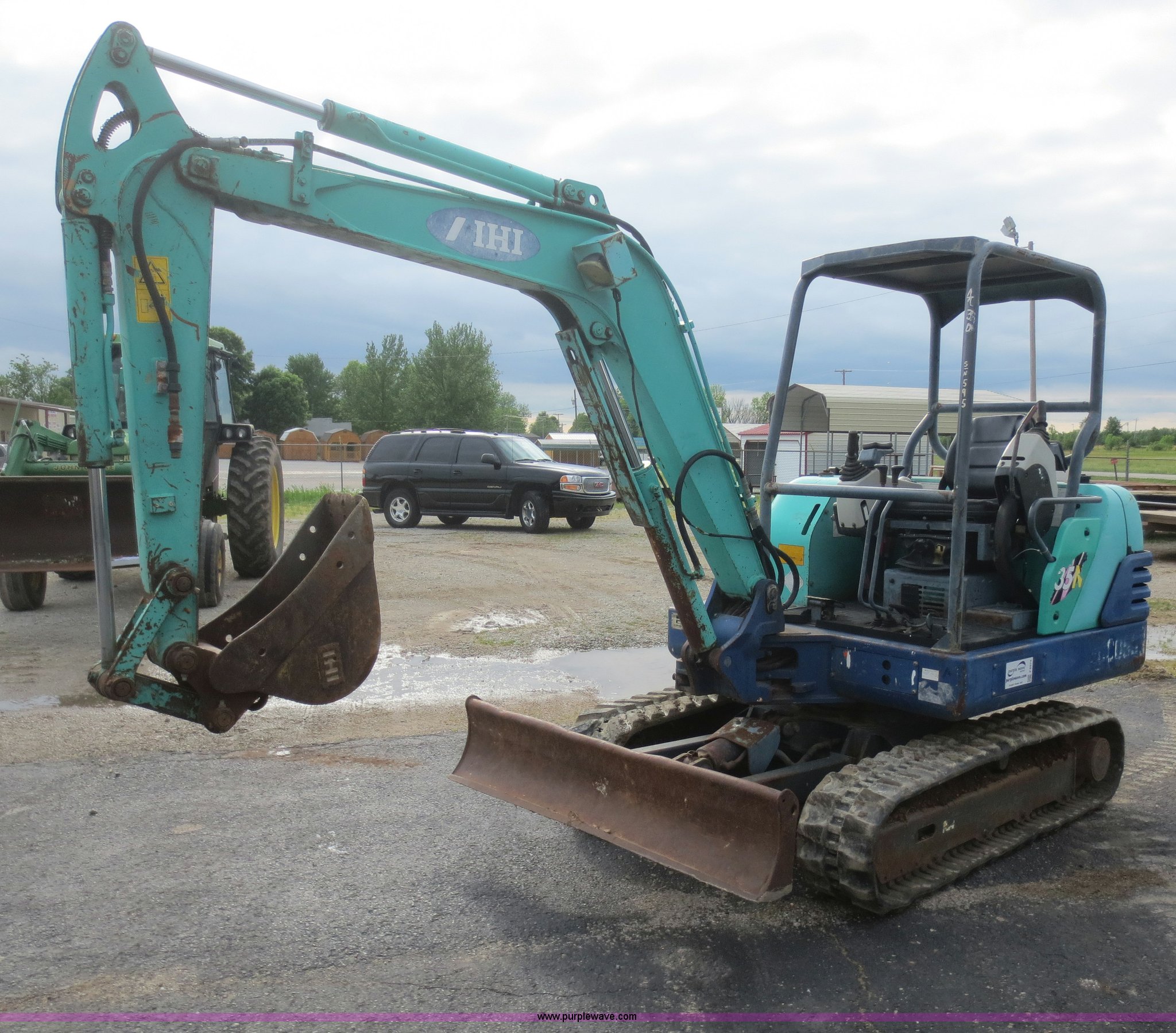 2006 IHI 35N mini excavator in Grove, OK | Item F6974 sold | Purple Wave