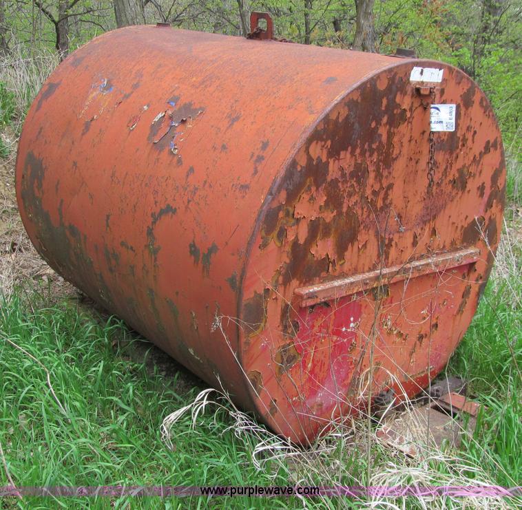 (3) fluid tanks in Letts, IA | Item E4853 sold | Purple Wave