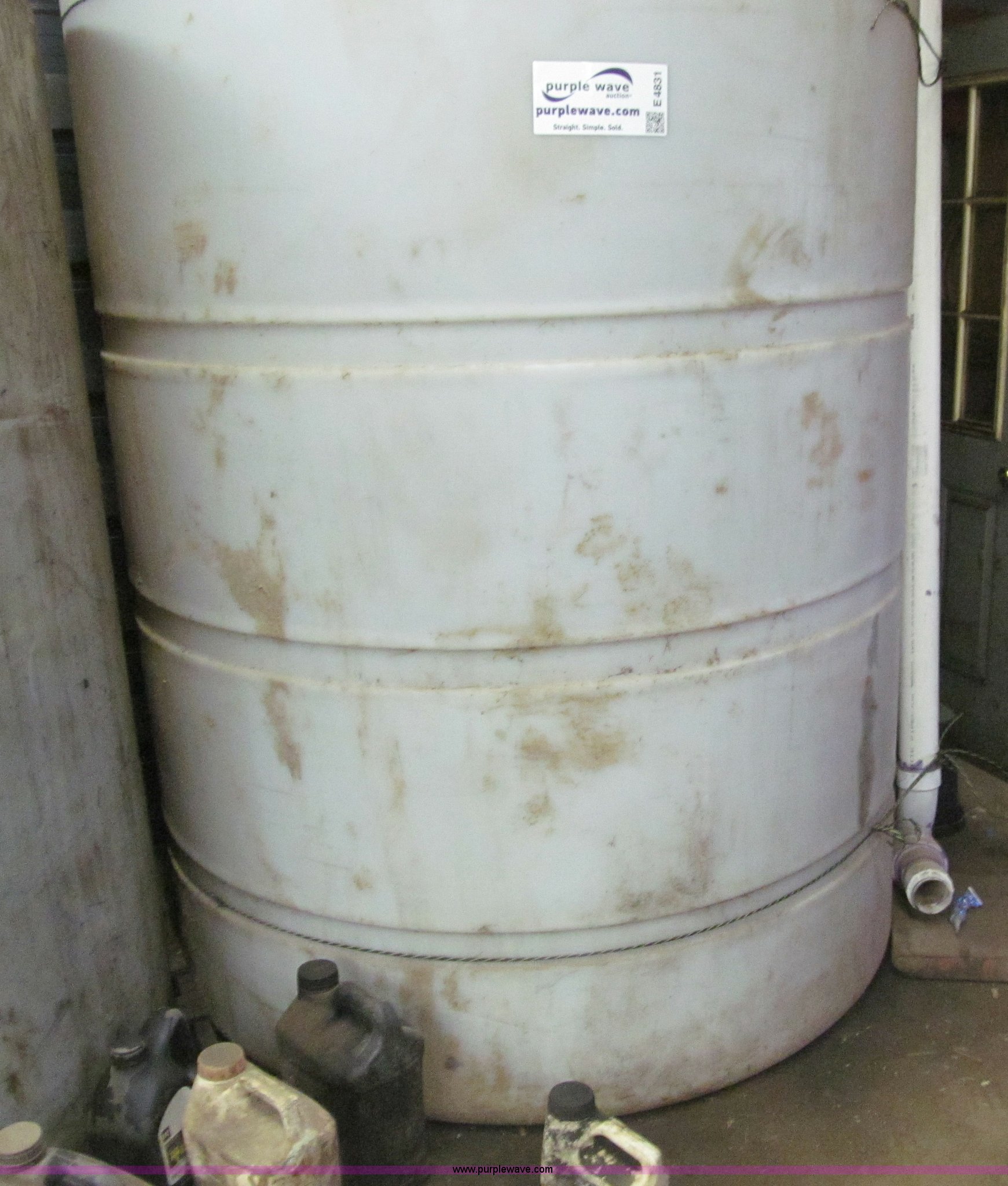 2,000 gallon plastic water tank in Letts, IA | Item E4831 sold | Purple ...